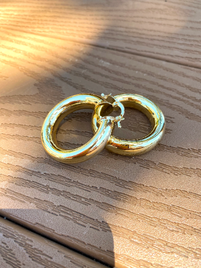 Bold Gold Hoop Earrings – Thick 18K Gold Filled Hoops – Aloha Spice Company